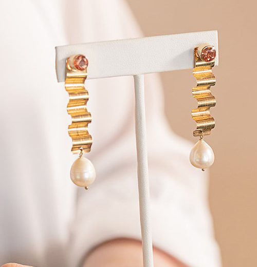 Exploring the Charm of Unique Earring Jackets: How to Enjoy and Style ...