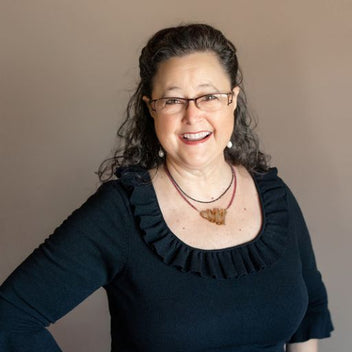 From Enthusiast to Expert: My Life as a Gemologist and Jewelry Designe ...